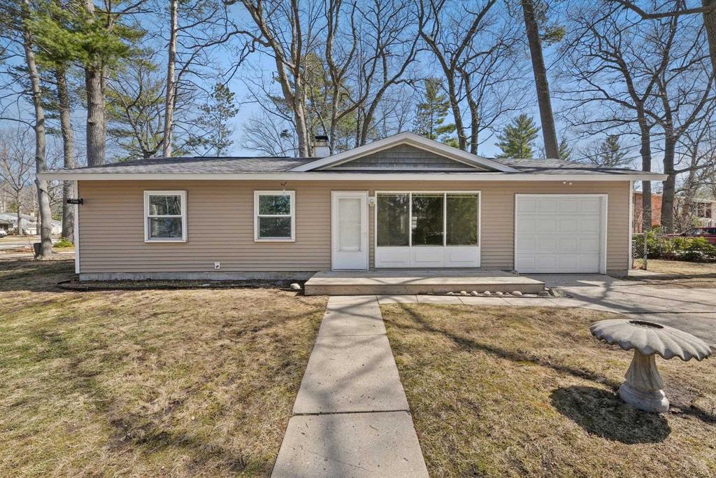 1700 Indian Woods Drive For Sale, Traverse City, MI 49686 Home | ByOwner